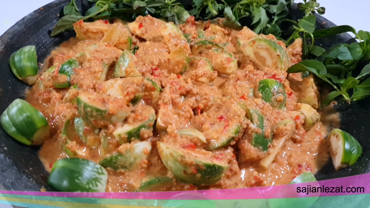 Resep Karedok Terong Khas Jawa Barat dengan Bumbu Kacang Gurih